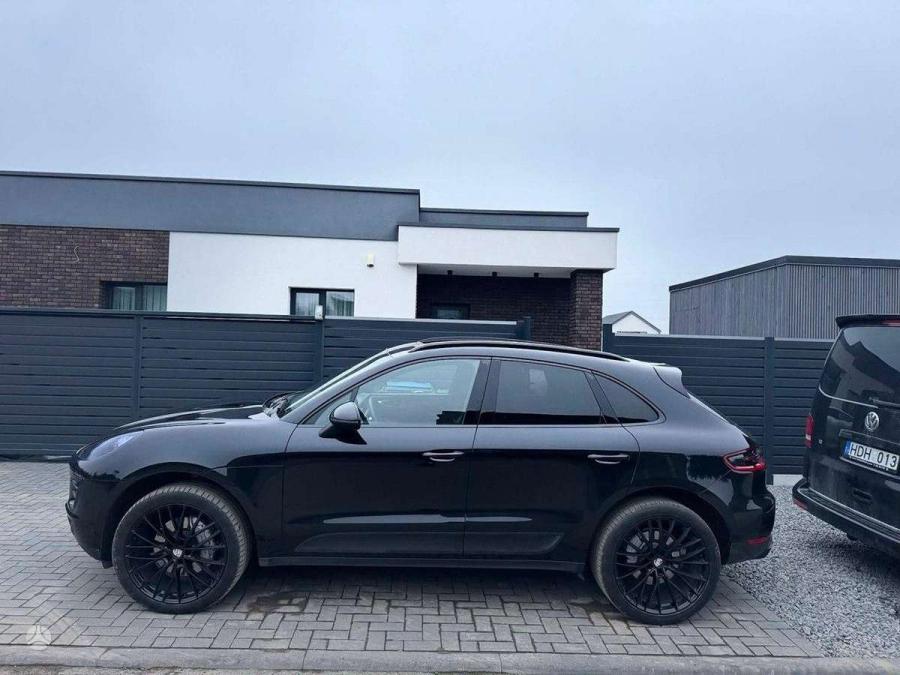 Melns Porsche Macan 2015 Viļņa, ar dzinēja tilpumu 3.00 L un nobraukumu 299 tūkst. km par 18450 €, foto 6 vietnē AUTOMOTO.COM.LV
