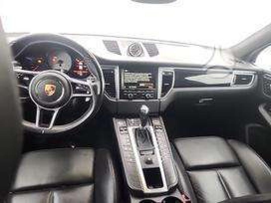 Black Porsche Macan 2015 in Siauliai, with an engine capacity of 3.00 L and mileage of 144 thousand km for 10500 €, photo 11 on AUTOMOTO.COM.LV