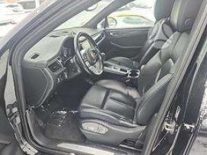 Black Porsche Macan 2015 in Siauliai, with an engine capacity of 3.00 L and mileage of 144 thousand km for 10500 €, photo 12 on AUTOMOTO.COM.LV