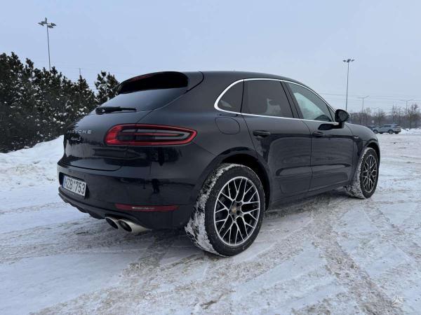 Melns Porsche Macan 2015 Šauļi, ar dzinēja tilpumu 2.97 L un nobraukumu 228 tūkst. km par 28000 €, foto 5 vietnē AUTOMOTO.COM.LV