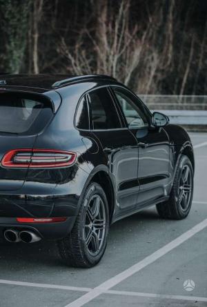 Melns Porsche Macan 2015 Šauļi, ar dzinēja tilpumu 3.00 L un nobraukumu 148 tūkst. km par 23400 €, foto 7 vietnē AUTOMOTO.COM.LV