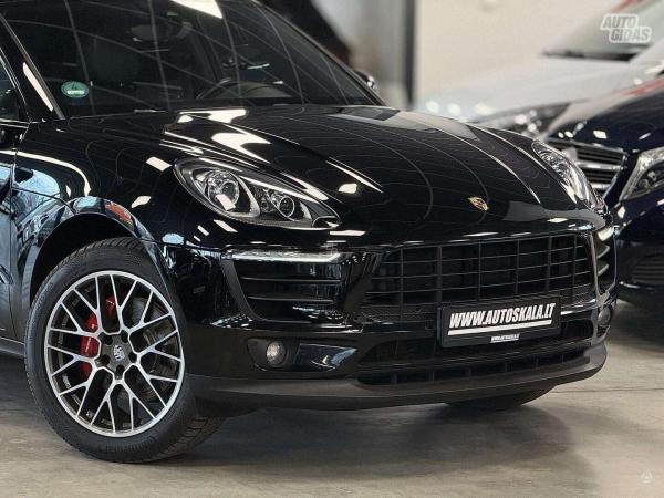 Black Porsche Macan 2015 in Klaipeda, with an engine capacity of 3.00 L and mileage of 196 thousand km for 24750 €, photo 10 on AUTOMOTO.COM.LV