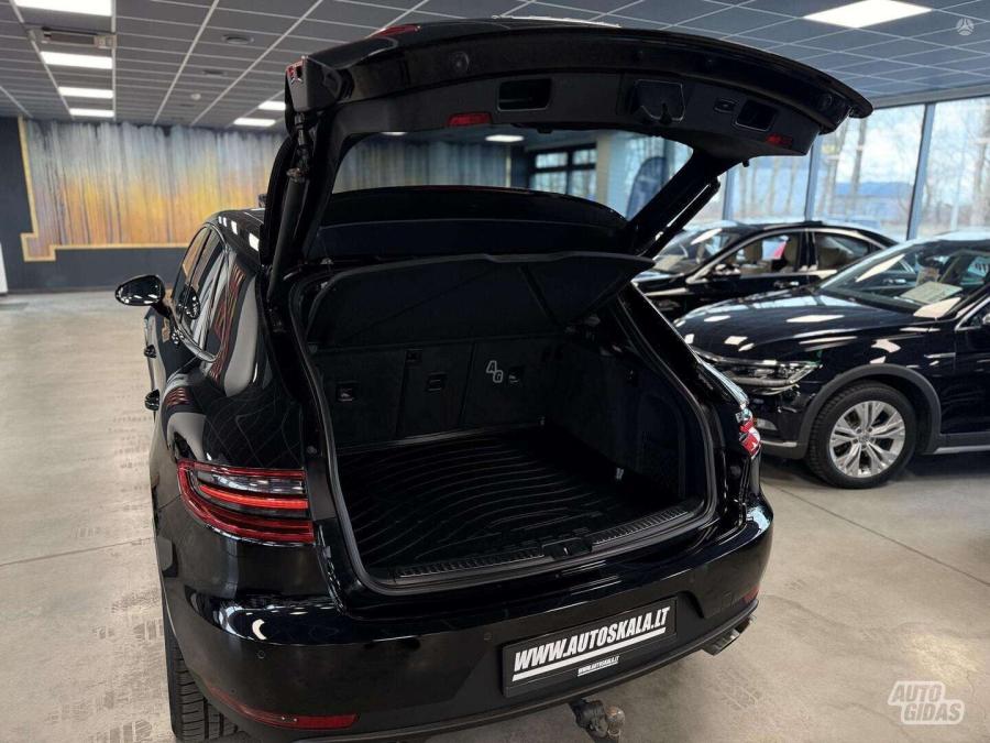 Melns Porsche Macan 2015 Klaipėda, ar dzinēja tilpumu 3.00 L un nobraukumu 196 tūkst. km par 24750 €, foto 26 vietnē AUTOMOTO.COM.LV