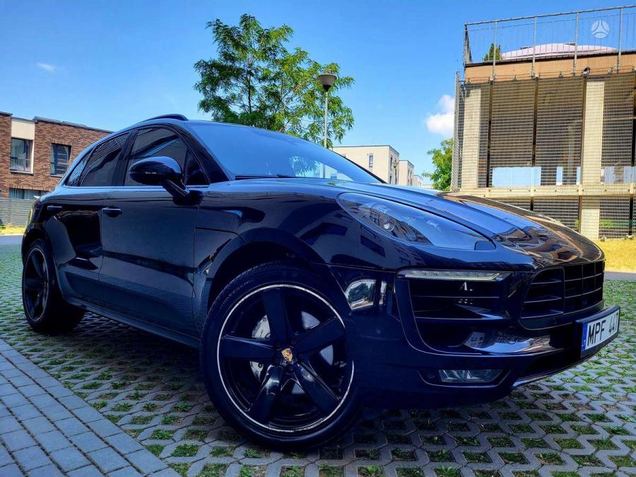 Black Porsche Macan 2015 in Vilnius, with an engine capacity of 2.97 L and mileage of 137 thousand km for 26500 €, photo 5 on AUTOMOTO.COM.LV
