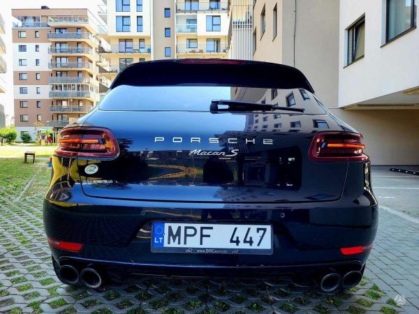 Melns Porsche Macan 2015 Viļņa, ar dzinēja tilpumu 2.97 L un nobraukumu 137 tūkst. km par 26500 €, foto 7 vietnē AUTOMOTO.COM.LV