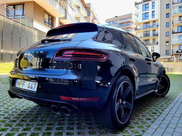 Melns Porsche Macan 2015 Viļņa, ar dzinēja tilpumu 2.97 L un nobraukumu 137 tūkst. km par 26500 €, foto 9 vietnē AUTOMOTO.COM.LV