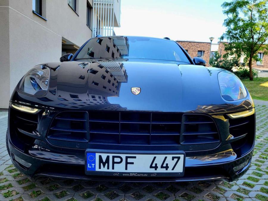 Black Porsche Macan 2015 in Vilnius, with an engine capacity of 2.97 L and mileage of 137 thousand km for 26500 €, photo 15 on AUTOMOTO.COM.LV