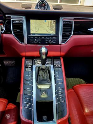 Black Porsche Macan 2015 in Vilnius, with an engine capacity of 2.97 L and mileage of 137 thousand km for 26500 €, photo 17 on AUTOMOTO.COM.LV