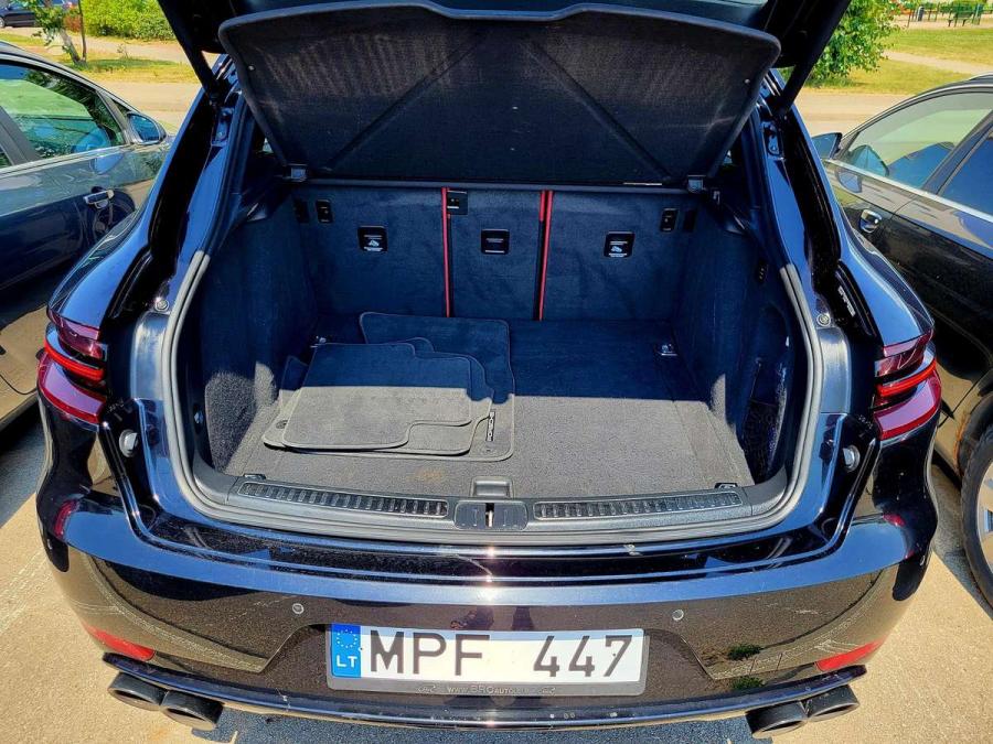 Black Porsche Macan 2015 in Vilnius, with an engine capacity of 2.97 L and mileage of 137 thousand km for 26500 €, photo 28 on AUTOMOTO.COM.LV