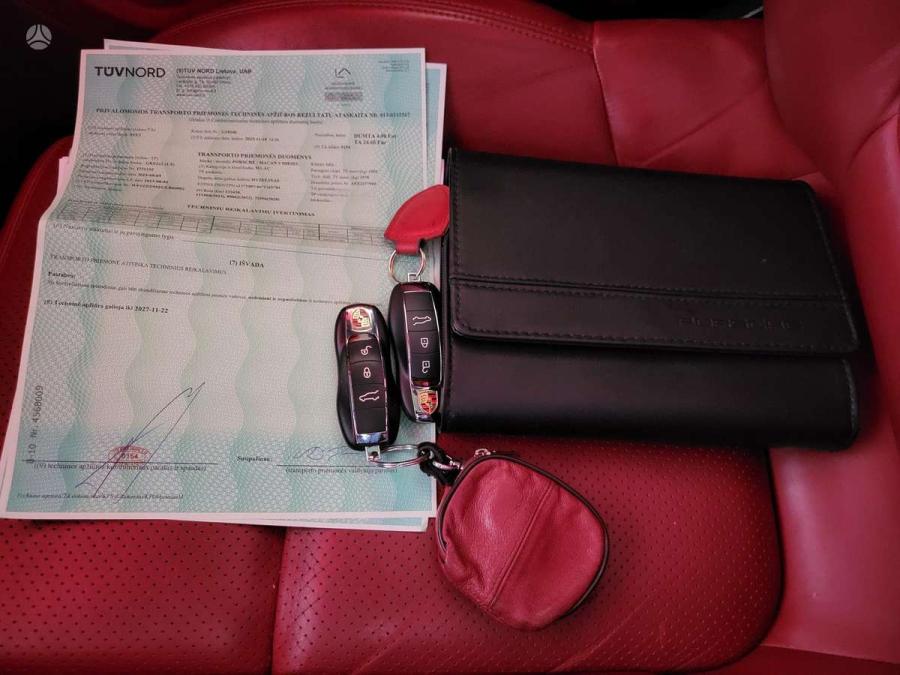 Black Porsche Macan 2015 in Vilnius, with an engine capacity of 2.97 L and mileage of 137 thousand km for 26500 €, photo 30 on AUTOMOTO.COM.LV
