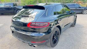 Black Porsche Macan 2015 in Ukmerge, with an engine capacity of 3.00 L and mileage of 244 thousand km for 14990 €, photo 6 on AUTOMOTO.COM.LV