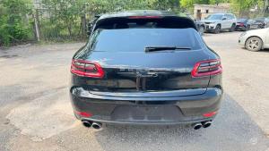 Black Porsche Macan 2015 in Ukmerge, with an engine capacity of 3.00 L and mileage of 244 thousand km for 14990 €, photo 7 on AUTOMOTO.COM.LV
