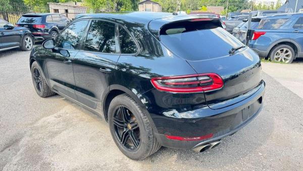 Black Porsche Macan 2015 in Ukmerge, with an engine capacity of 3.00 L and mileage of 244 thousand km for 14990 €, photo 7 on AUTOMOTO.COM.LV