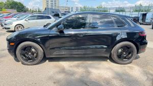Black Porsche Macan 2015 in Ukmerge, with an engine capacity of 3.00 L and mileage of 244 thousand km for 14990 €, photo 9 on AUTOMOTO.COM.LV