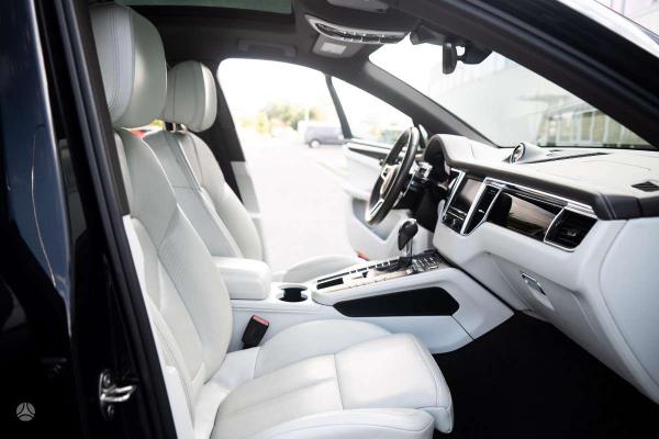Melns Porsche Macan 2015 Viļņa, ar dzinēja tilpumu 3.00 L un nobraukumu 210 tūkst. km par 14520 €, foto 10 vietnē AUTOMOTO.COM.LV