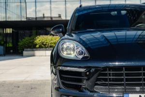 Black Porsche Macan 2015 in Vilnius, with an engine capacity of 3.00 L and mileage of 157 thousand km for 27000 €, photo 6 on AUTOMOTO.COM.LV