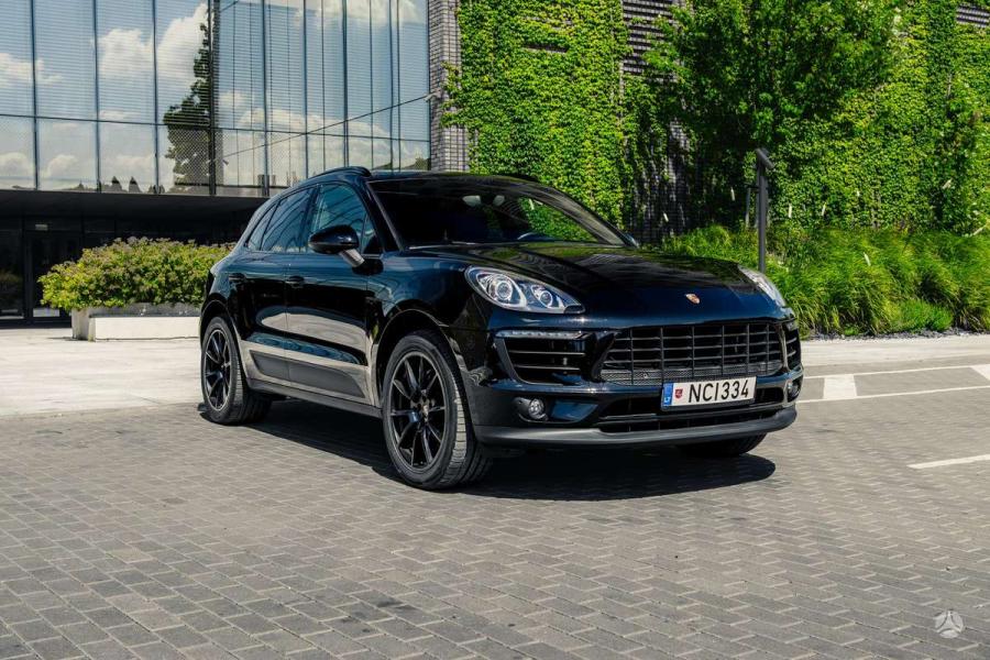 Black Porsche Macan 2015 in Vilnius, with an engine capacity of 3.00 L and mileage of 157 thousand km for 27000 €, photo 8 on AUTOMOTO.COM.LV