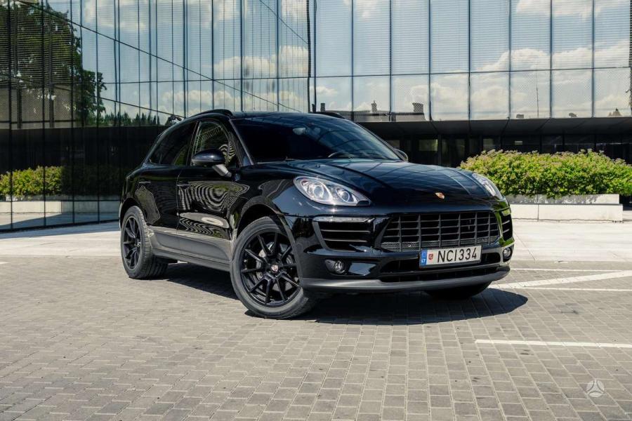 Black Porsche Macan 2015 in Vilnius, with an engine capacity of 3.00 L and mileage of 157 thousand km for 27000 €, photo 9 on AUTOMOTO.COM.LV