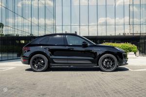 Black Porsche Macan 2015 in Vilnius, with an engine capacity of 3.00 L and mileage of 157 thousand km for 27000 €, photo 10 on AUTOMOTO.COM.LV