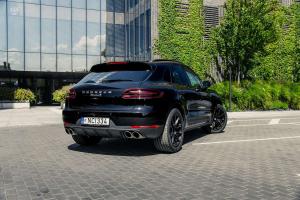 Black Porsche Macan 2015 in Vilnius, with an engine capacity of 3.00 L and mileage of 157 thousand km for 27000 €, photo 12 on AUTOMOTO.COM.LV