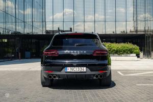 Black Porsche Macan 2015 in Vilnius, with an engine capacity of 3.00 L and mileage of 157 thousand km for 27000 €, photo 13 on AUTOMOTO.COM.LV