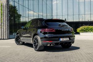 Black Porsche Macan 2015 in Vilnius, with an engine capacity of 3.00 L and mileage of 157 thousand km for 27000 €, photo 15 on AUTOMOTO.COM.LV
