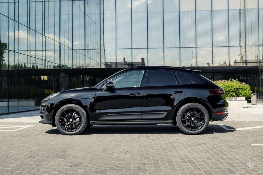 Black Porsche Macan 2015 in Vilnius, with an engine capacity of 3.00 L and mileage of 157 thousand km for 27000 €, photo 16 on AUTOMOTO.COM.LV