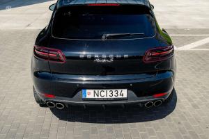 Black Porsche Macan 2015 in Vilnius, with an engine capacity of 3.00 L and mileage of 157 thousand km for 27000 €, photo 17 on AUTOMOTO.COM.LV
