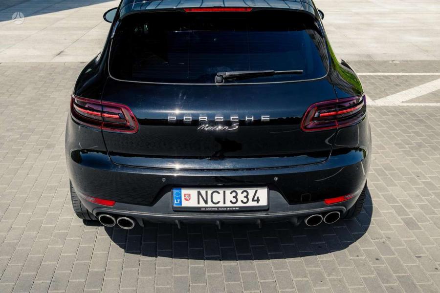 Black Porsche Macan 2015 in Vilnius, with an engine capacity of 3.00 L and mileage of 157 thousand km for 27000 €, photo 17 on AUTOMOTO.COM.LV