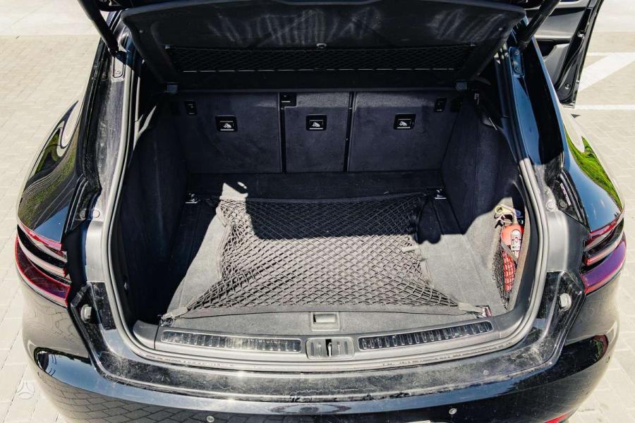 Black Porsche Macan 2015 in Vilnius, with an engine capacity of 3.00 L and mileage of 157 thousand km for 27000 €, photo 24 on AUTOMOTO.COM.LV
