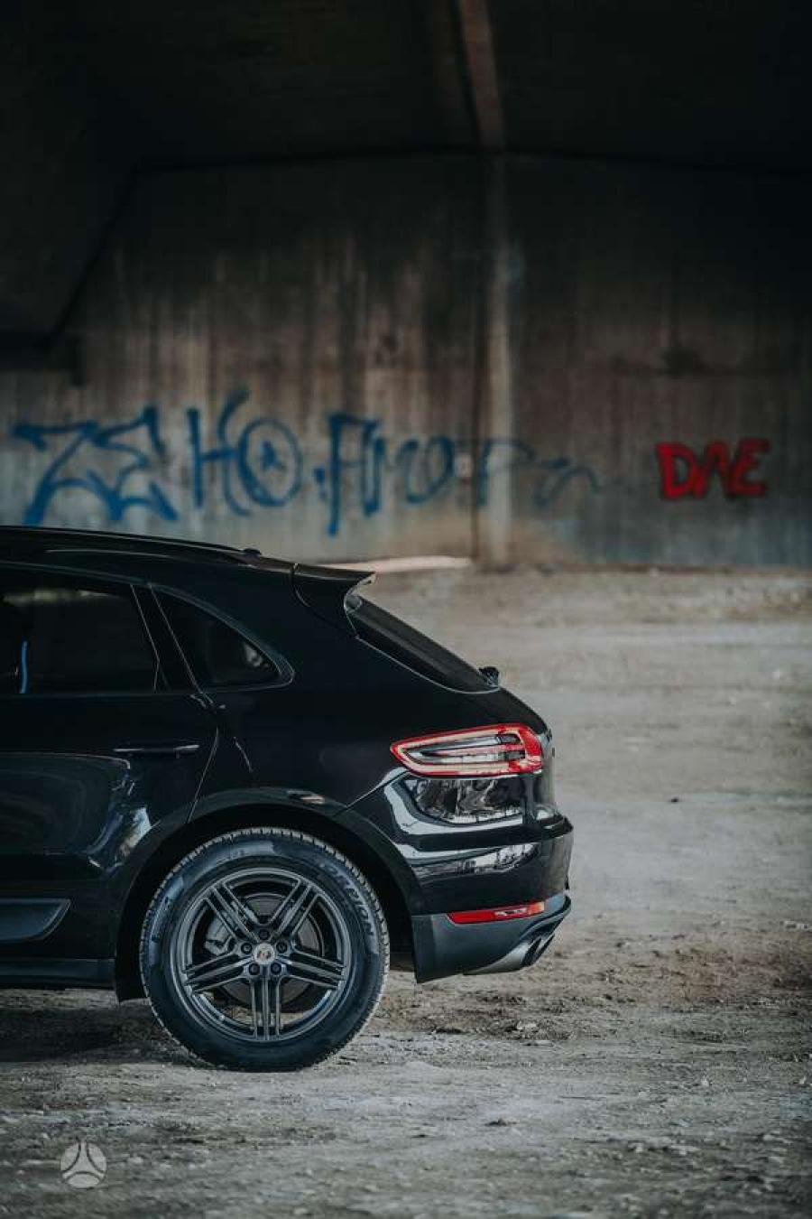 Melns Porsche Macan 2015 Šauļi, ar dzinēja tilpumu 3.00 L un nobraukumu 150 tūkst. km par 20499 €, foto 1 vietnē AUTOMOTO.COM.LV