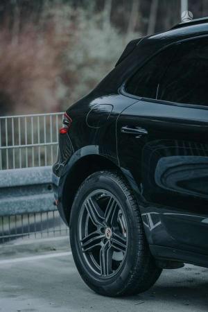 Melns Porsche Macan 2015 Šauļi, ar dzinēja tilpumu 3.00 L un nobraukumu 150 tūkst. km par 20499 €, foto 7 vietnē AUTOMOTO.COM.LV