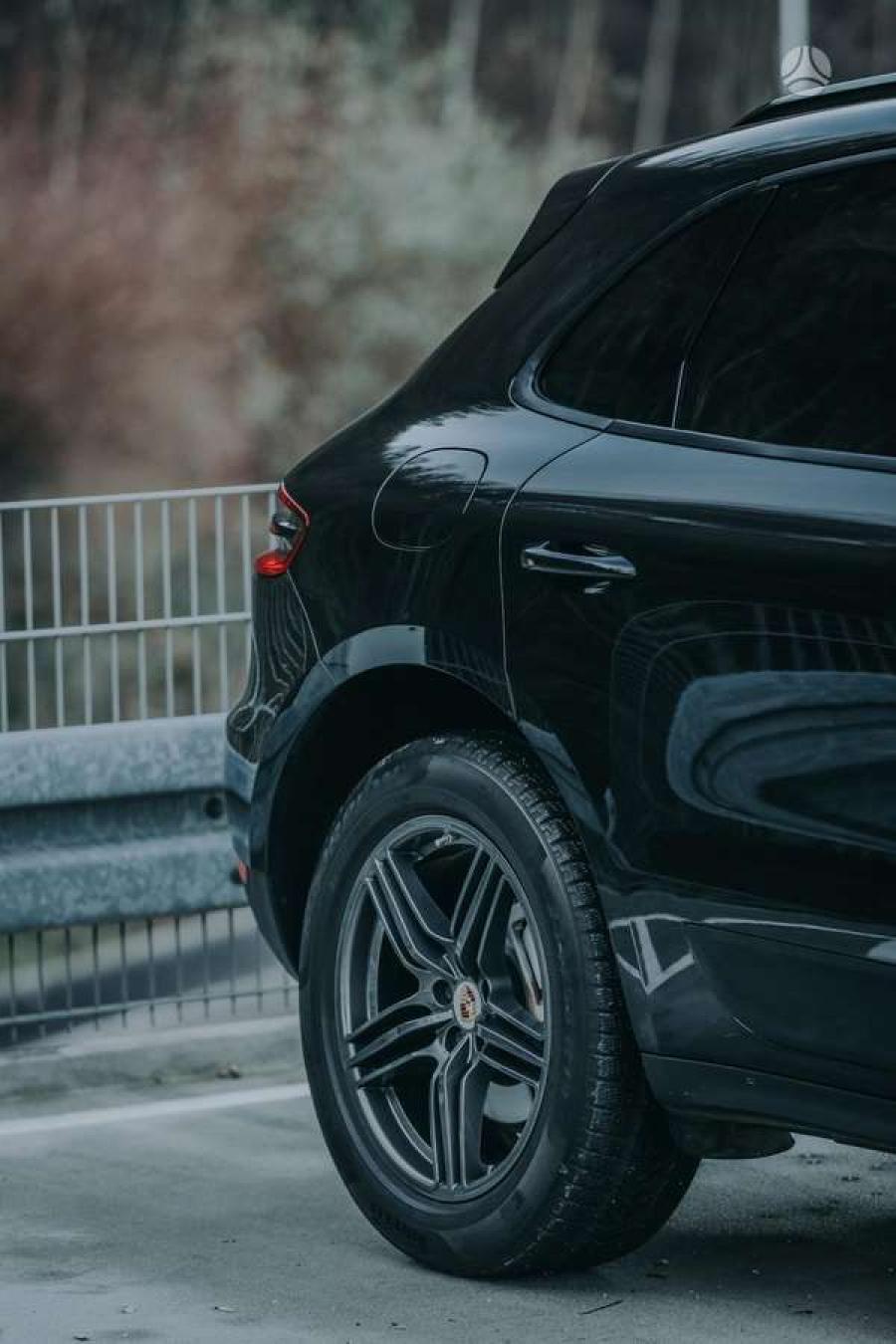 Melns Porsche Macan 2015 Šauļi, ar dzinēja tilpumu 3.00 L un nobraukumu 150 tūkst. km par 20499 €, foto 7 vietnē AUTOMOTO.COM.LV