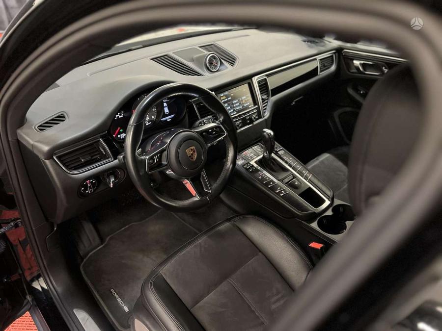 Melns Porsche Macan 2015 Viļņa, ar dzinēja tilpumu 3.00 L un nobraukumu 101 tūkst. km par 25500 €, foto 14 vietnē AUTOMOTO.COM.LV