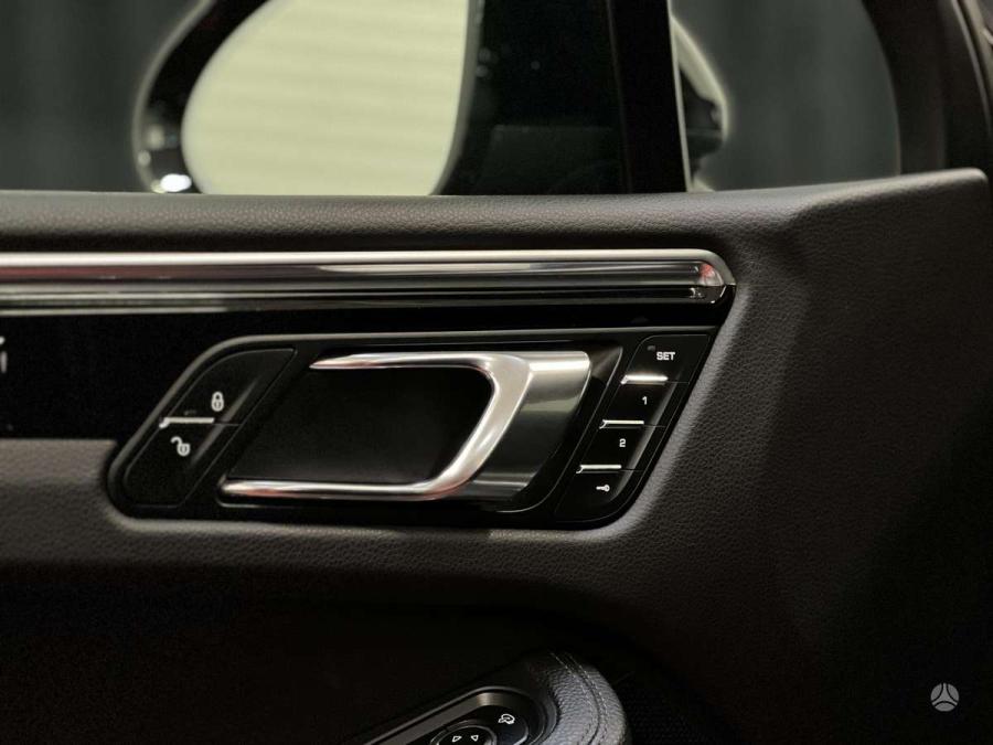 Melns Porsche Macan 2015 Viļņa, ar dzinēja tilpumu 3.00 L un nobraukumu 101 tūkst. km par 25500 €, foto 17 vietnē AUTOMOTO.COM.LV