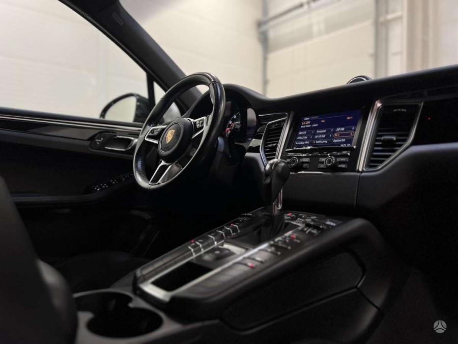 Melns Porsche Macan 2015 Viļņa, ar dzinēja tilpumu 3.00 L un nobraukumu 101 tūkst. km par 25500 €, foto 19 vietnē AUTOMOTO.COM.LV