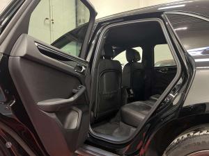Melns Porsche Macan 2015 Viļņa, ar dzinēja tilpumu 3.00 L un nobraukumu 101 tūkst. km par 25500 €, foto 27 vietnē AUTOMOTO.COM.LV
