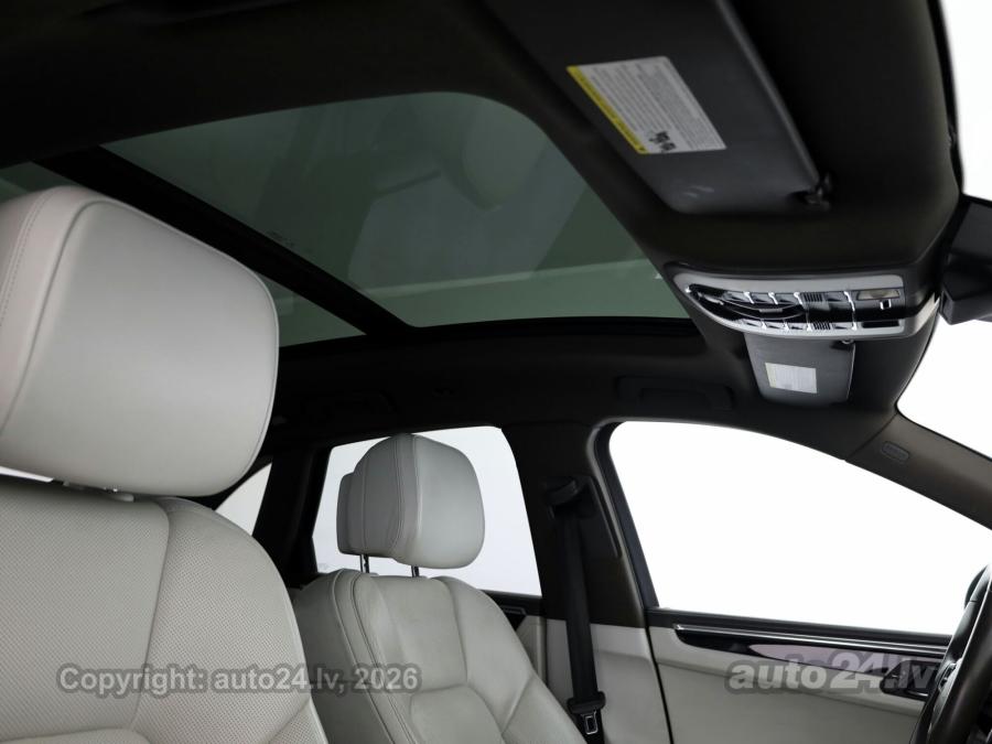 Melns Porsche Macan 2015 Tallina, ar dzinēja tilpumu 3.00 L un nobraukumu 216 tūkst. km par 9999 €, foto 9 vietnē AUTOMOTO.COM.LV