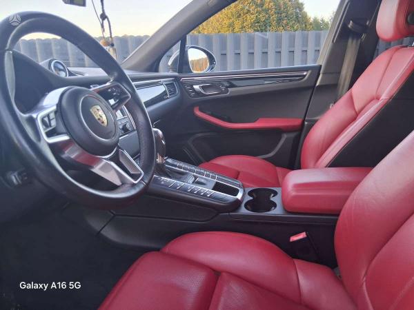 Порше Масан 2015 в Паланга на AUTOMOTO.COM.LV Черный Порше Масан 2015 в Паланга, объемом двигателя 2.97 л и пробегом 229 тыс. км за 19500 €, фото 11 на AUTOMOTO.COM.LV