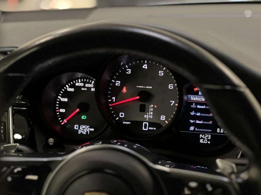 Melns Porsche Macan 2015 Viļņa, ar dzinēja tilpumu 3.00 L un nobraukumu 101 tūkst. km par 24900 €, foto 23 vietnē AUTOMOTO.COM.LV