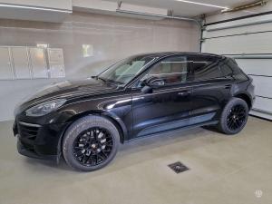 Black Porsche Macan 2016 in Vilkaviskis, with an engine capacity of 3.00 L and mileage of 139 thousand km for 25599 €, photo  on AUTOMOTO.COM.LV