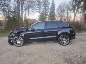 Black Porsche Macan 2016 in Telschi, with an engine capacity of 3.60 L and mileage of 151 thousand km for 17800 €, photo 4 on AUTOMOTO.COM.LV