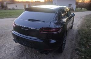 Black Porsche Macan 2016 in Telschi, with an engine capacity of 3.60 L and mileage of 151 thousand km for 17800 €, photo 5 on AUTOMOTO.COM.LV