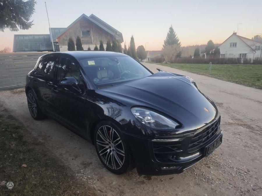 Black Porsche Macan 2016 in Telschi, with an engine capacity of 3.60 L and mileage of 151 thousand km for 17800 €, photo 6 on AUTOMOTO.COM.LV
