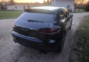 Black Porsche Macan 2016 in Telschi, with an engine capacity of 3.60 L and mileage of 151 thousand km for 17800 €, photo 8 on AUTOMOTO.COM.LV