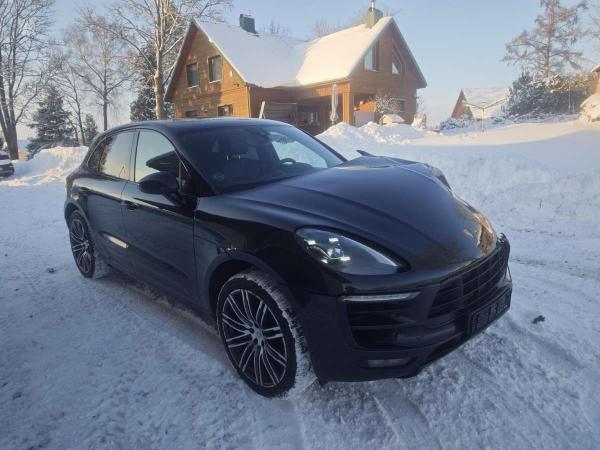 Black Porsche Macan 2016 in Telschi, with an engine capacity of 3.60 L and mileage of 154 thousand km for 17800 €, photo 1 on AUTOMOTO.COM.LV
