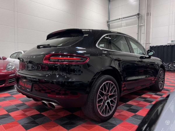 Black Porsche Macan 2016 in Vilnius, with an engine capacity of 2.97 L and mileage of 194 thousand km for 22999 €, photo 4 on AUTOMOTO.COM.LV