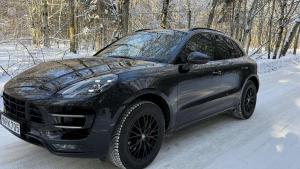 Melns Porsche Macan 2016 Alīta, ar dzinēja tilpumu 3.60 L un nobraukumu 154 tūkst. km par 30500 €, foto  vietnē AUTOMOTO.COM.LV