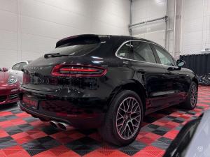 Melns Porsche Macan 2016 Viļņa, ar dzinēja tilpumu 2.97 L un nobraukumu 194 tūkst. km par 21500 €, foto 4 vietnē AUTOMOTO.COM.LV