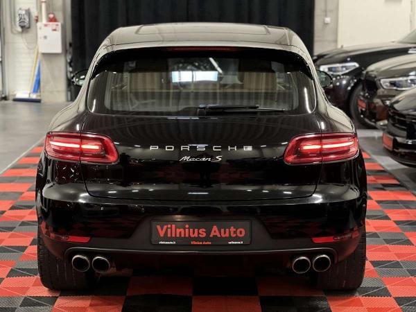 Melns Porsche Macan 2016 Viļņa, ar dzinēja tilpumu 2.97 L un nobraukumu 194 tūkst. km par 21500 €, foto 5 vietnē AUTOMOTO.COM.LV